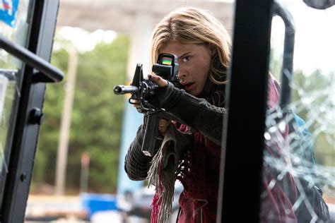 1249225 Hd The 5th Wave Chloe Moretz Cassie Rare Gallery Hd Wallpapers