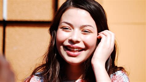 Miranda Cosgrove Girl Smile Wallpaper Hd Music 4k Wallpapers Images