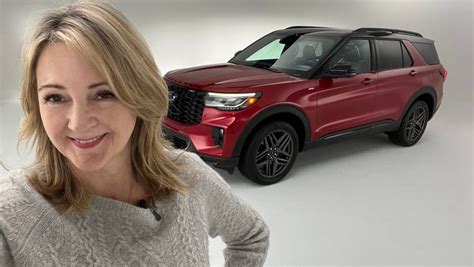 2025 Ford Explorers Subtle Modern Makeover A Girls Guide To Cars