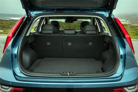 New 2023 Niro Hybrid Costs 1 800 More Than Model It Replaces Carscoops