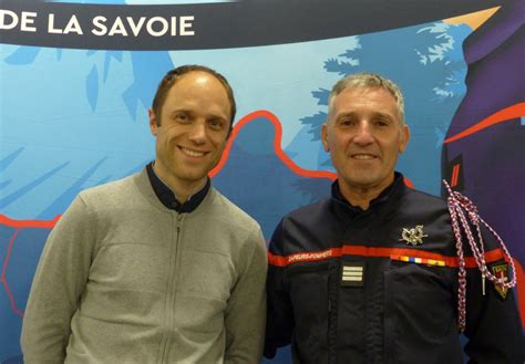 Montmélian Après 20 Ans Le Pompier Volontaire Mathieu Bonnefoy Sarrête