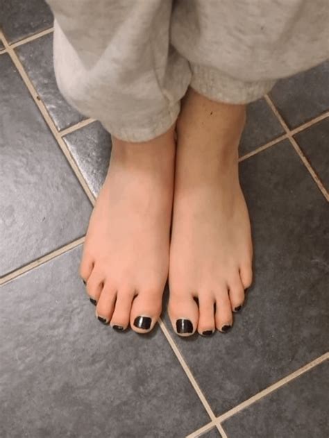 My Morning Feet 😶🙈 R Rate My Feet