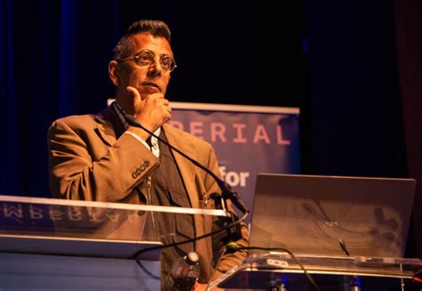 Dr Simon Singh Returns To Imperial To Round Up His Bestsellers Imperial News Imperial