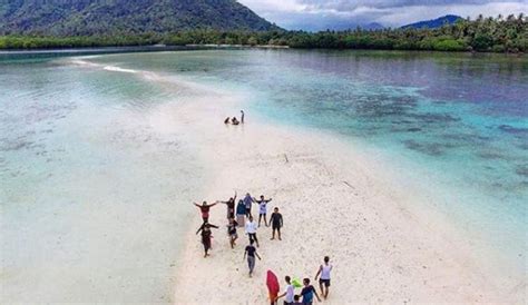 Pulau Wayang Miniatur Raja Ampatnya Lampung Trip Jalan Jalan