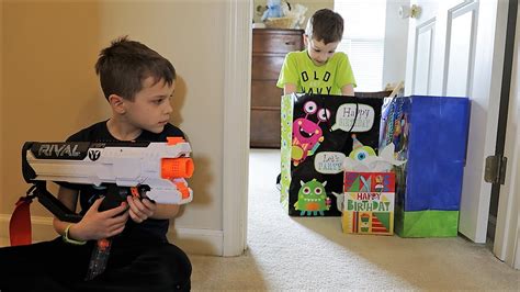 Nerf War The Birthday Surprise Twin Toys Youtube