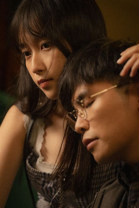 Dear Jane推新歌《浮床》 游學修與黃㬢誼擔正mv主角咀足10秒 Am730