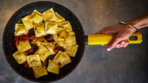 ‎קמפינג בצפון ירוק על הנחל על שפת נחל חצבאני אוהלי קולמן קלאסיים‎ Added קמפינג בצפון