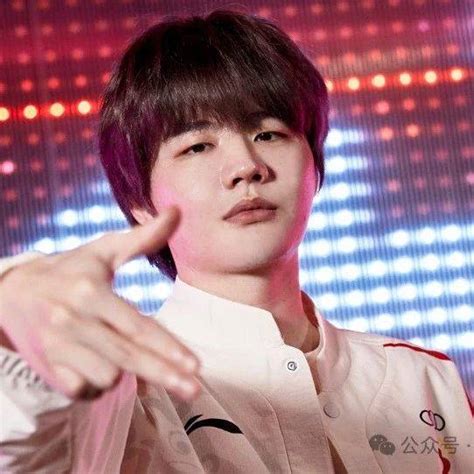 刘青松哭了！lck解说绝望：t1进决赛一定能赢blg，但t1赢不了gen比赛观众战绩