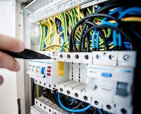 Symptoms Of A Faulty Fuse Box Common Fuse Box Problems