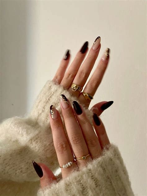 ‎לק ג׳ל חולון נטליה‎ On Instagram‎ לק ג׳ל בצבע חום שוקולד עם תוספת