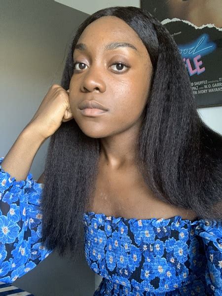 Noname Biography 13 Things About Rapper Poet From Bronzeville