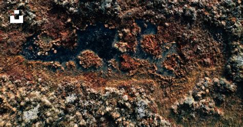 Une Vue Aérienne Dune Parcelle De Terre Percée Dun Trou Photo Photo