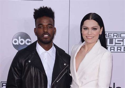 What Is Luke James Sexuality And Who Is The Singer Dating Ke