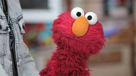 Elmos Neutral Super Bowl Tweet Sparked Internet Backlash Mashable