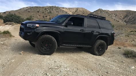 285 70 17 On Stock Black Trd Wheels Toyota 4runner Forum []