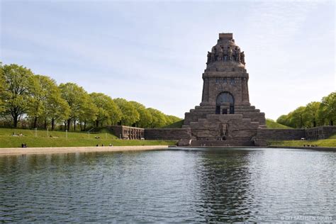 Völkerschlachtdenkmal In Leipzig Berühmtes Denkmal Mit Weiter