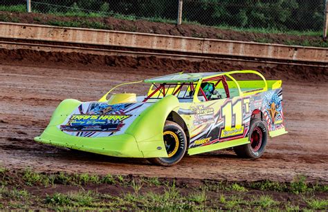 Big Block Modifieds And 2000 To Win For Pro Stocks Highlight Saturday At Sharon