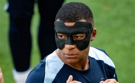 Mbappe üçün Xüsusi Qoruyucu Maska Hazırlanıb Oxu Az