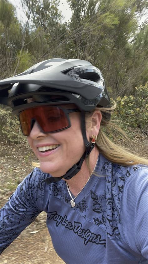 Me Again 😁 R Translater