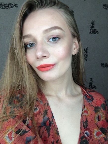 Female Profile And Live Cam Show Skyprivate