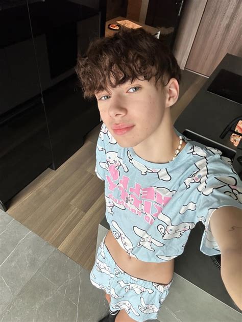 Do You Find My 125lbs Twink Frame Appealing In Any Way 19yo125lbs