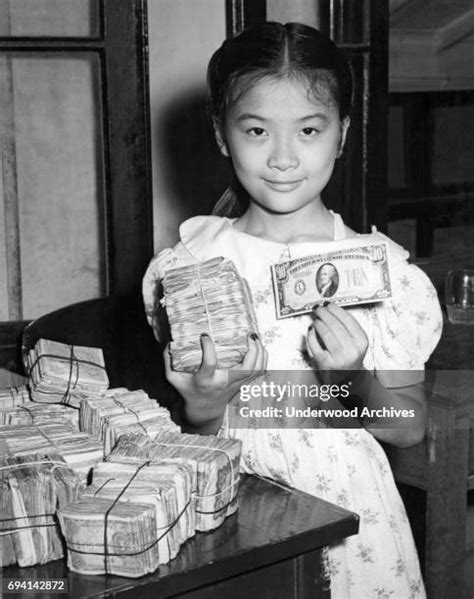 Us 10 Dollar Bill Photos And Premium High Res Pictures Getty Images