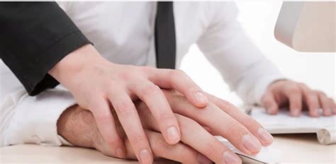 Sếp Nữ đơn Thân Rỉ Tai Chuyện Sex Nam Nhân Viên Bất Lực Chịu Trận