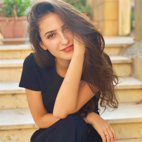 Contact Life As Sara Creator And Influencer