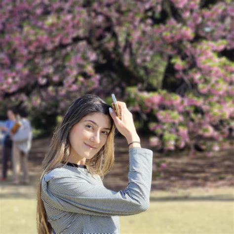 יש כאן מישהו שלא אוהב גיוזה 🤤 המצרכים 500 גרם קמח לבן כפית מלח 300 מל מים למילוי 500 גרם עוף