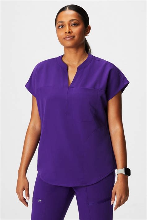 Evolve Scrub Top Fabletics