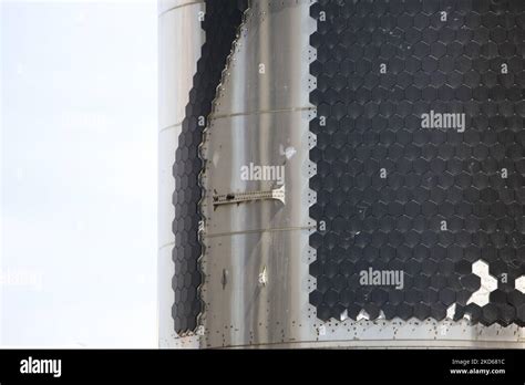 Details Of Spacex New Starships Tps A Network Of Hexagonal Heat