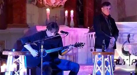 Hin Und Hergerissen Mit Der Trauer Um Steven Pfeil Dem Wunsch Alleine