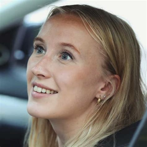 Julie Van Loef Youtube