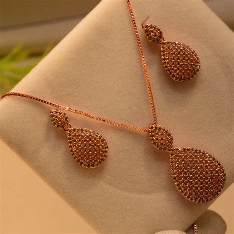 Luminous Unique Design Crystal Stones Necklace Set For Girlswomen
