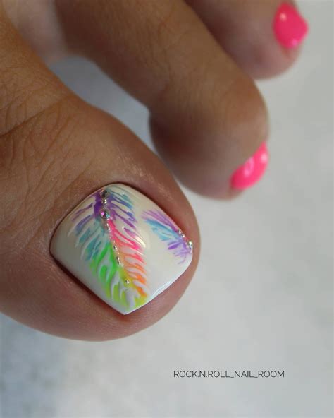 30 Hot Summer Pedicure Designs To Brighten Up Your Toenails Pretty
