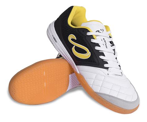 What To Consider When Choosing Futsal And Indoor Soccer Shoes Senda
