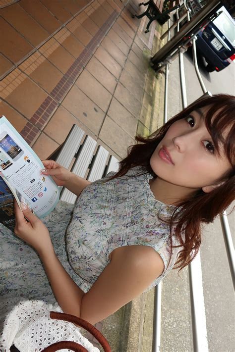 모리사키 토모미 비탕의 밀회 Day1” Friday 디지털 사진집 V2ph