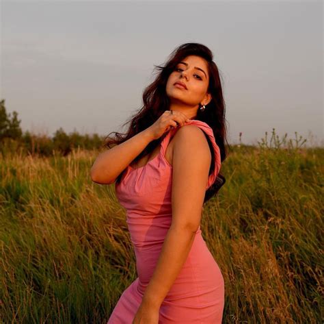 Hega Koi Chat Krn Nu Dm Kro Rpunjabiactresses