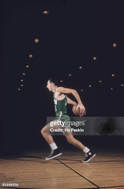 Bob Cousy In Action Photos And Premium High Res Pictures Getty Images