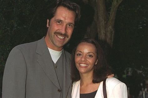 David Seaman Biography Height Weight Age Stats Wife Salary Net