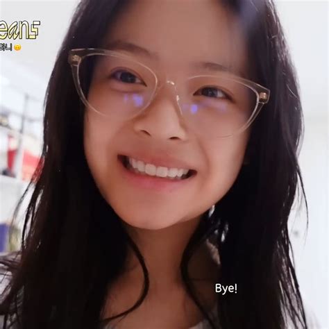 Pin By Gshsh Shssjhs On Hanni Pretty Gal Girl