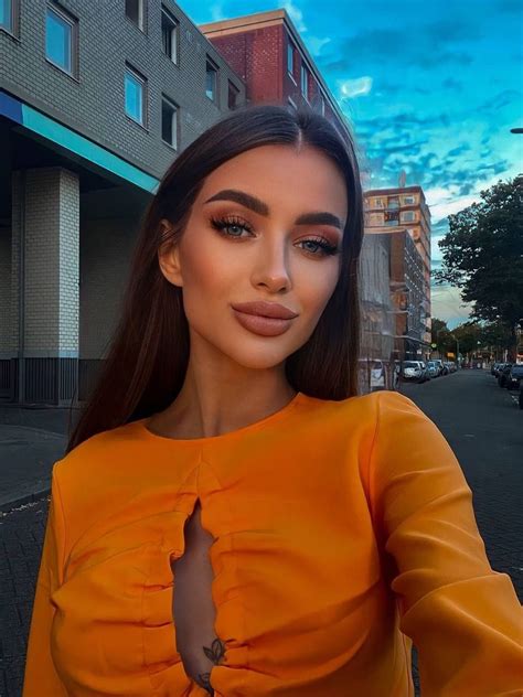 26 Yo Liliya From Kyiv Ukraine Blue Eyes Brown Hair Id 879302