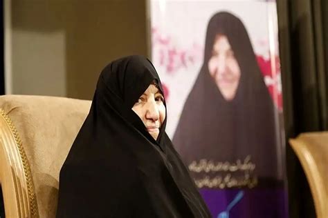 پیکر بانوی قرآن‌پژوه منیره گرجی تشییع شد