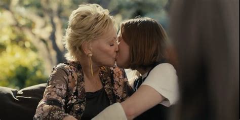 Hacks Delivers Long Awaited Deborah And Ava Kiss In Monte