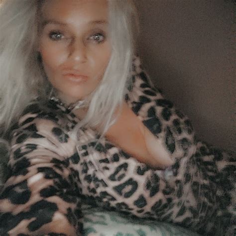 Sophie Wheeldon Sophie Wheeldon Updated Her Profile Picture