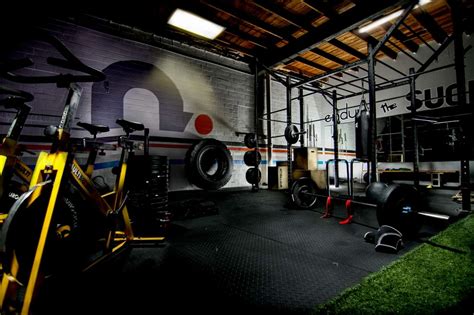 Personal Trainer Starts Completely Nude Workout Class