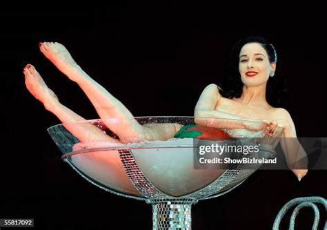 30695 Dita Von Teese Photos And High Res Pictures Getty Images
