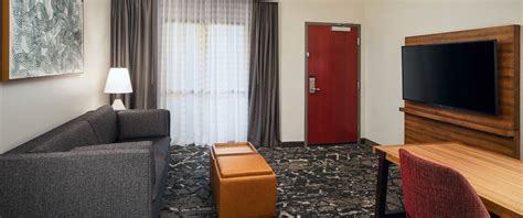 Embassy Suites Hampton Va Hotel Convention Center And Spa