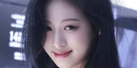 흑발 정아현 바람