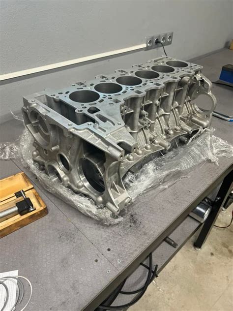 Avas Motors S55 F8x Race Engine Assembly Head Porting